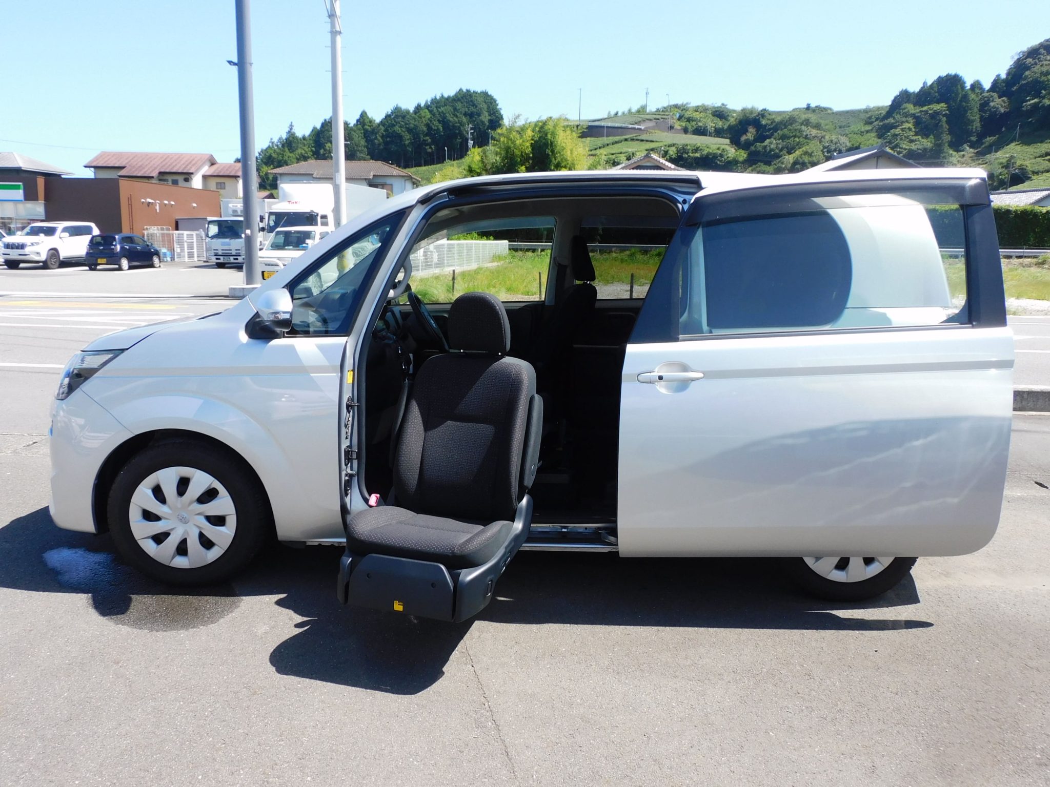 Disability Cars 4U | High-quality disability cars directly from Japan